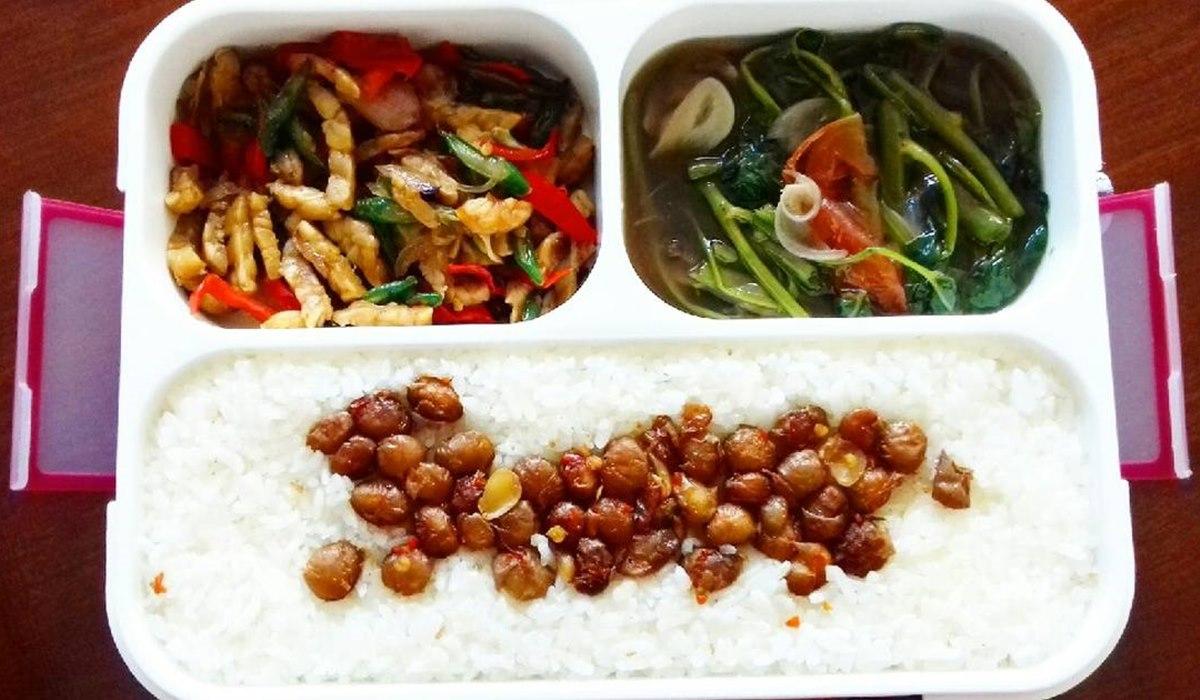 Sangat Praktis! 4 Menu Bekal Makan Siang Ini Mudah Sekali Dibuat ...